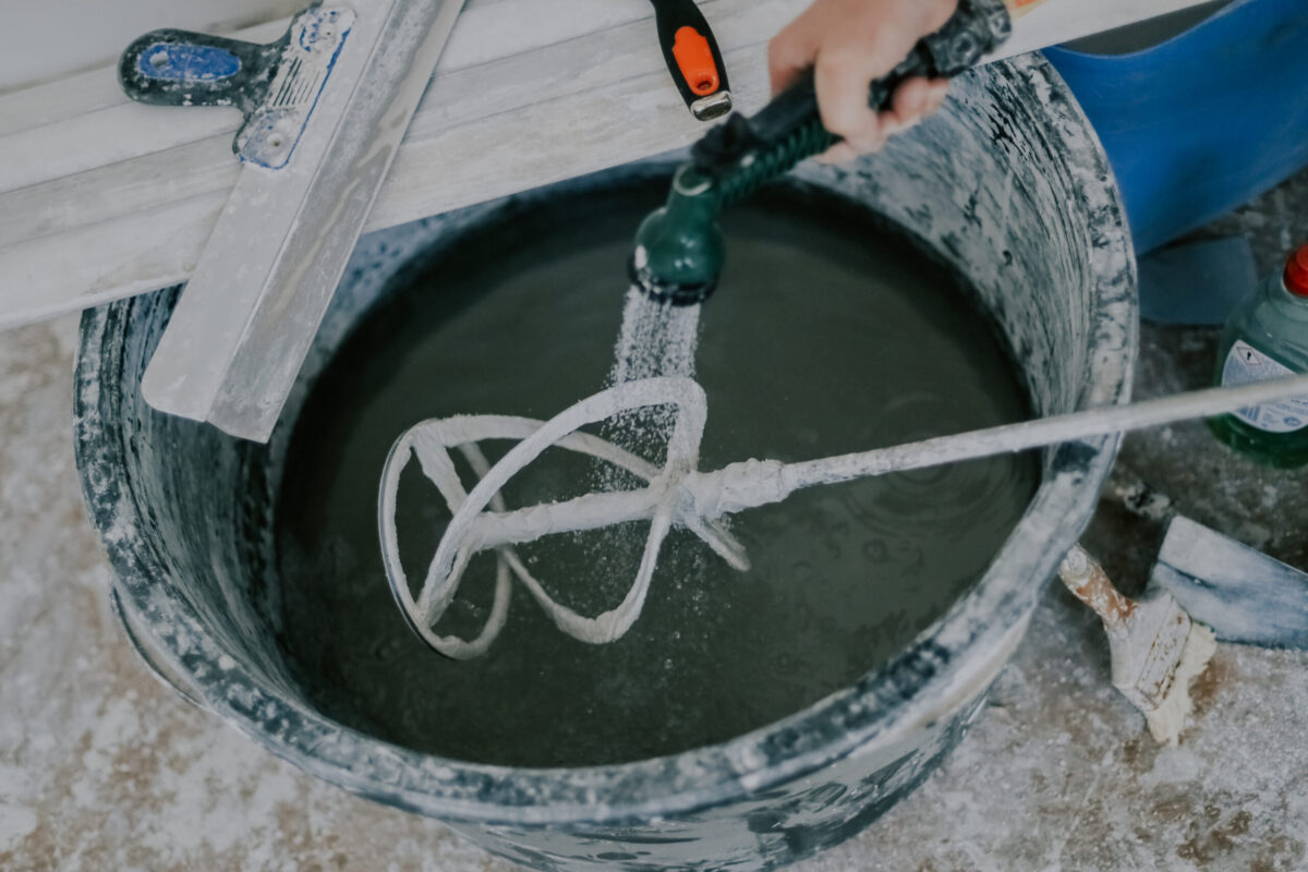 How To Mix Render Properly For Long-Lasting And Resilient Wall Finishes