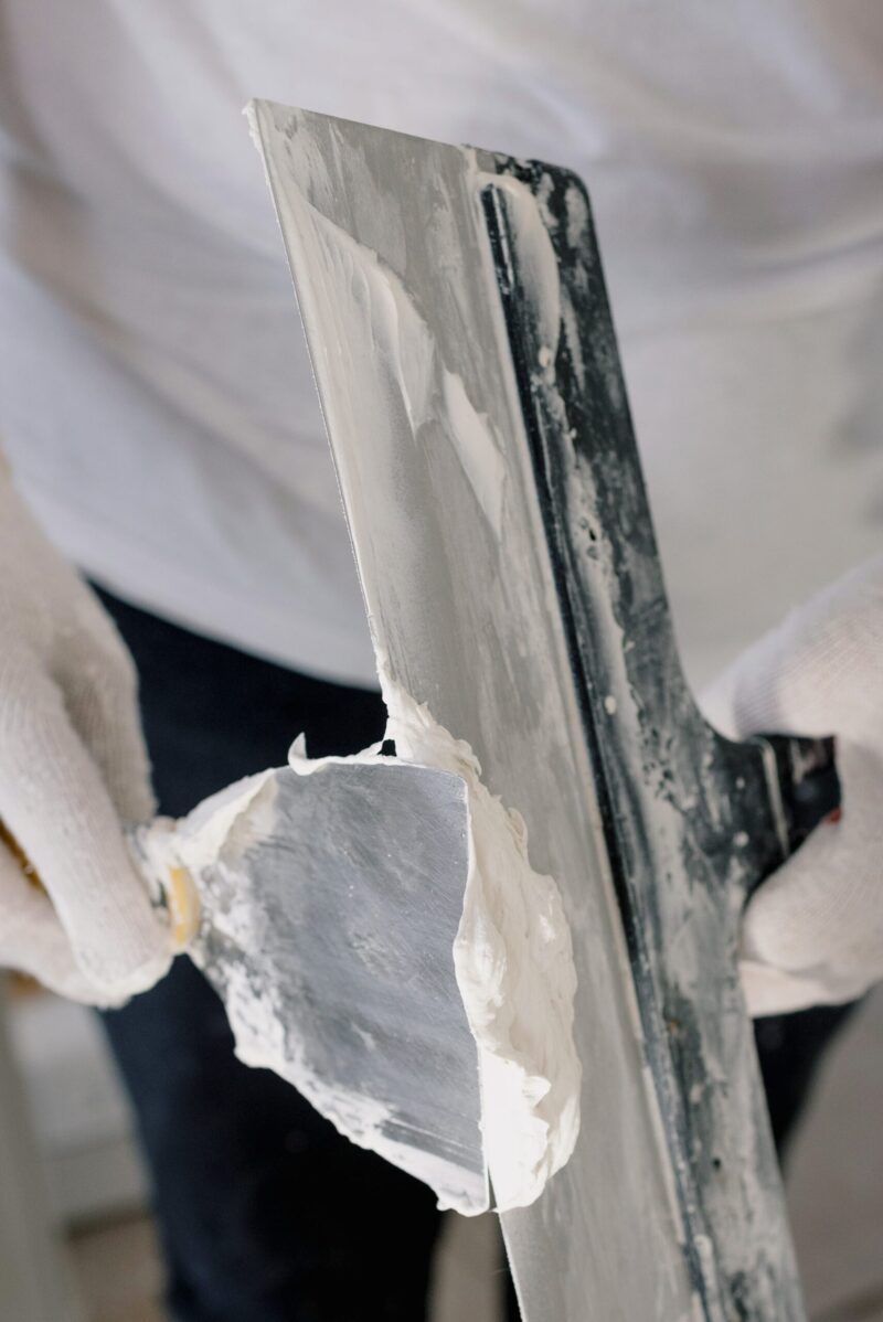 How To Mix Render Properly For Long-Lasting And Resilient Wall Finishes